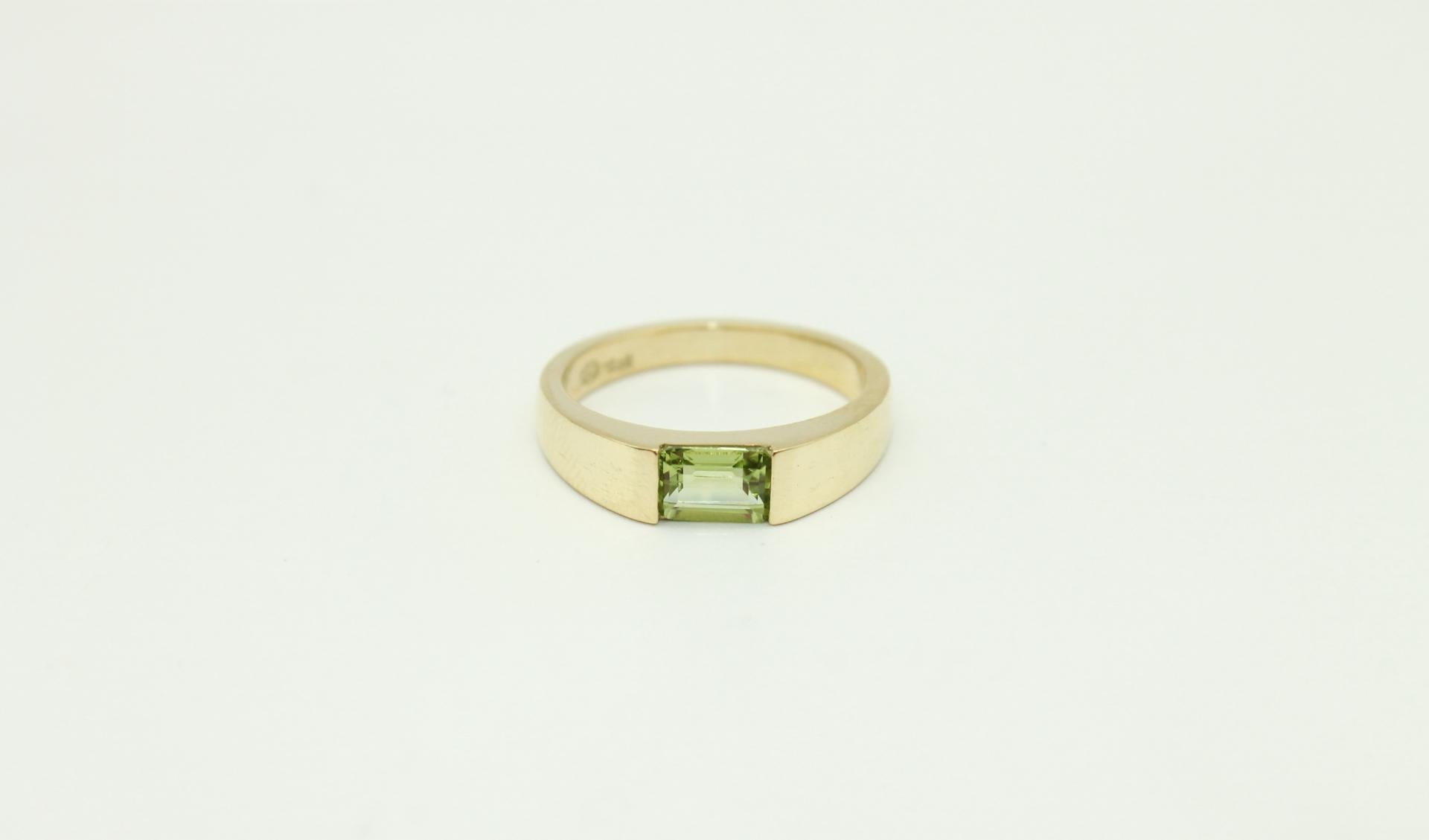 August Birthstone: Peridot Colour, Symbolism & Origin – Anna Rosholt ...